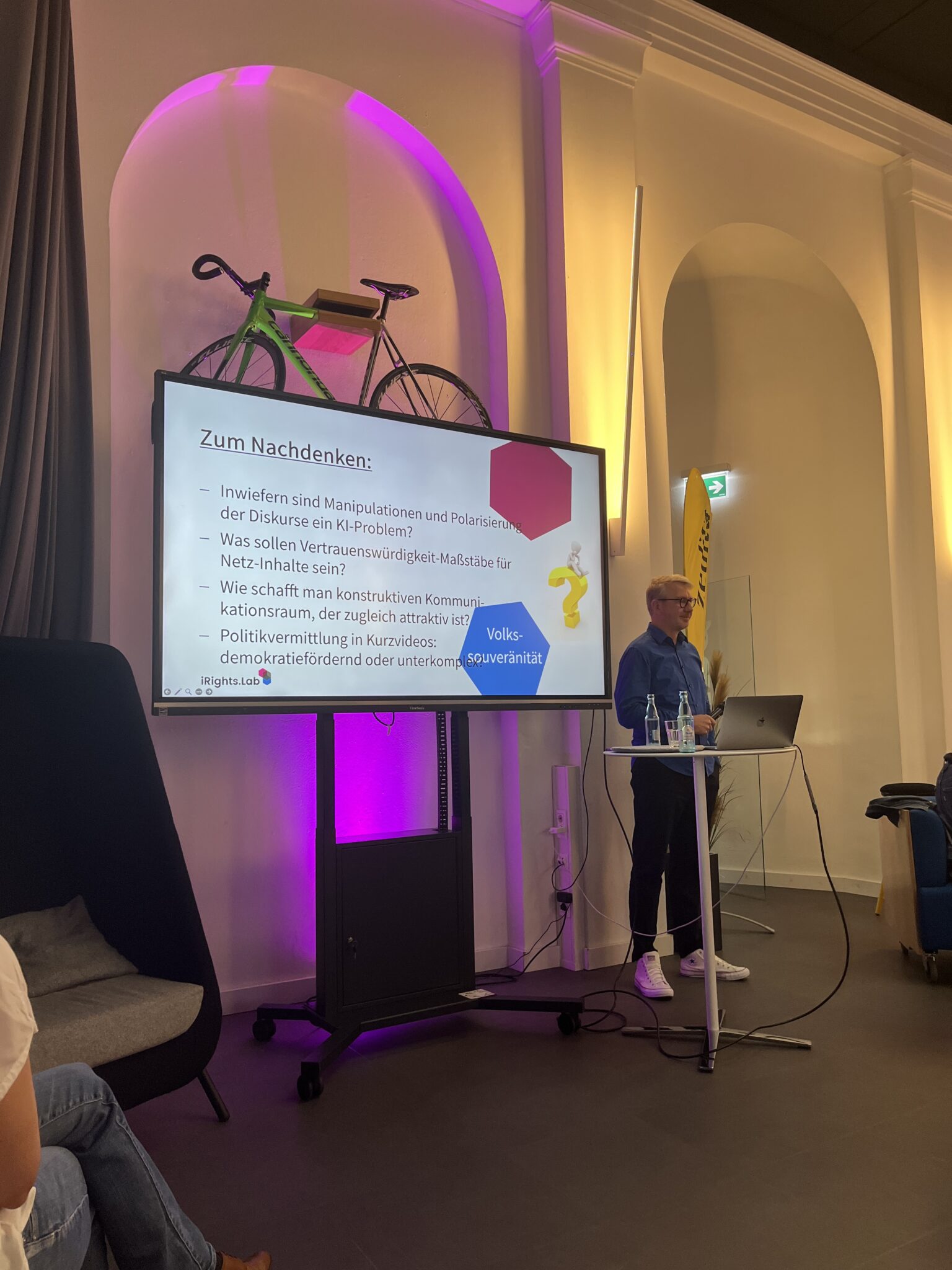 Hameln: „KI und Demokratie“ im zedita – radio aktiv